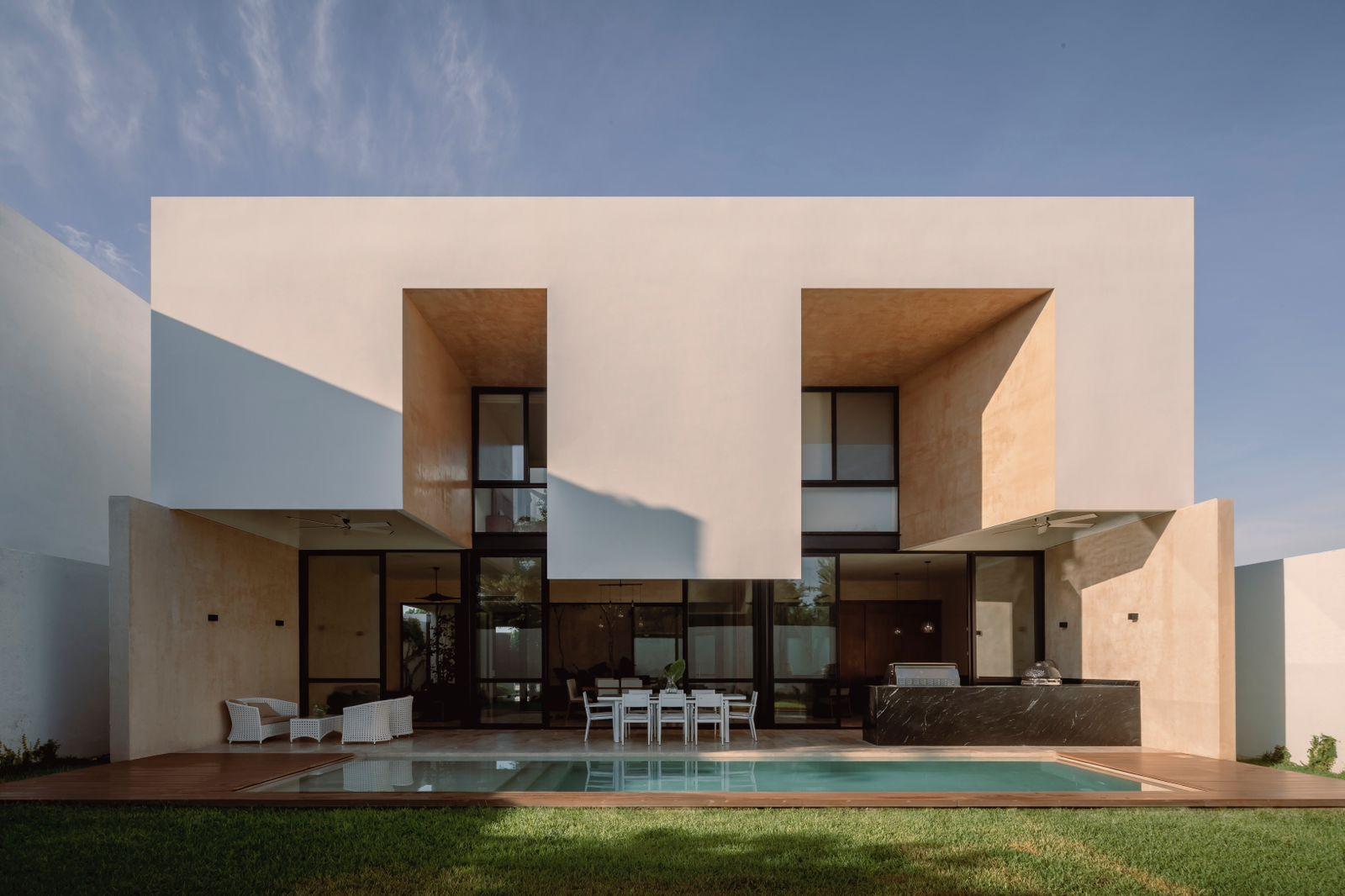 Casa con lujoso diseño arquitectónico, en Privada Verona. | Grupo Tosc